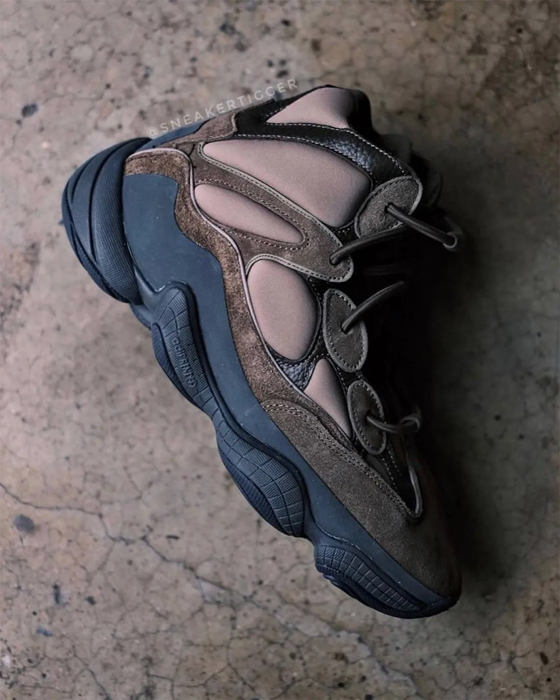 10/17発売 ADIDAS YZY 500 HIGH/アディダス イージー 500 ハイ TAUPE BLACK GX4553 | スニーカーラボ