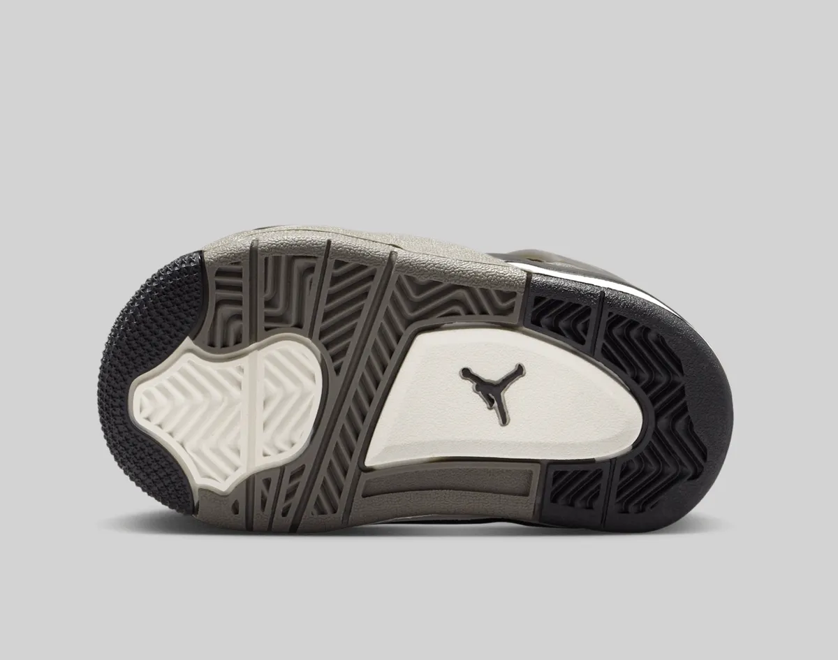 AIR JORDAN 4 RETRO / エア ジョーダン 4 レトロ Caves StoneFV5029-200 | スニーカーラボ