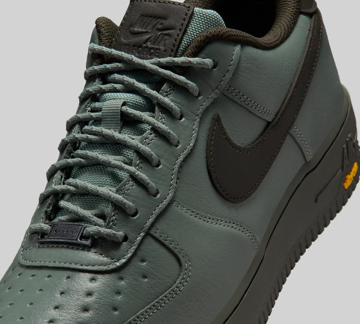 12/5発売 NIKE AIR FORCE 1 GTX VIBRAM / ナイキ エア フォース 1 GTX ヴィブラム Clay Green ...