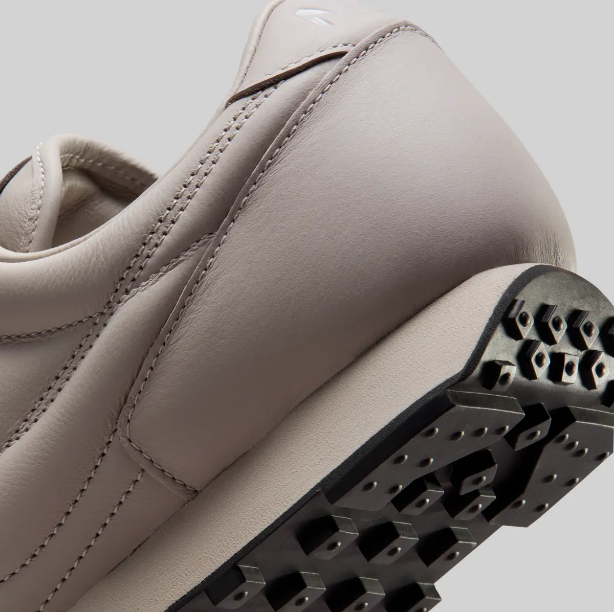 11/1発売 NIKE DBREAK SP / ナイキ デイブレイク SP Anthracite Black Coconut Milk IO4865-020 | スニーカーラボ