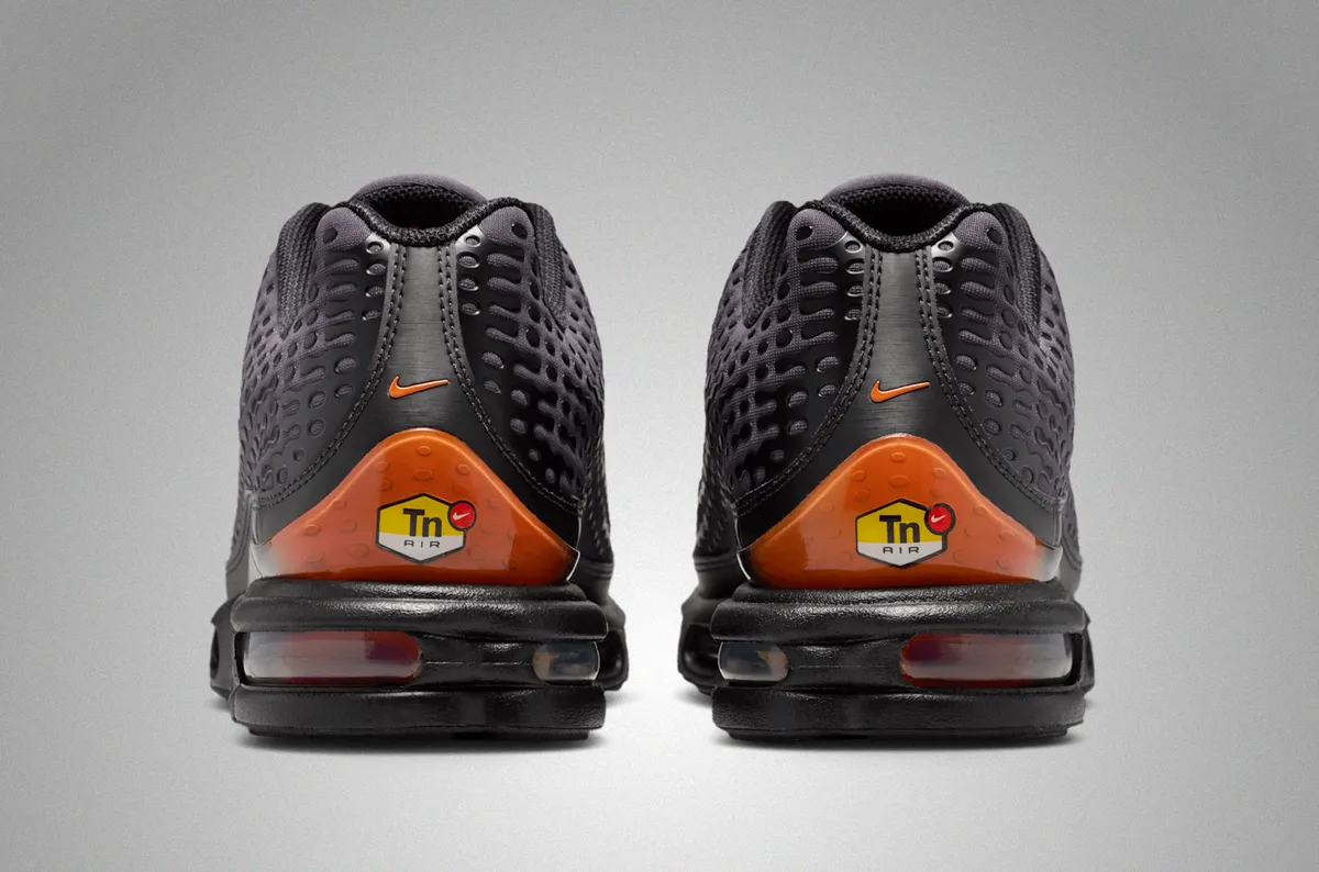 NIKE AIR MAX PLUS VII / ナイキ エア マックス プラス VII Black Medium Ash Bright Crimson Dark Copper HQ2197 ...