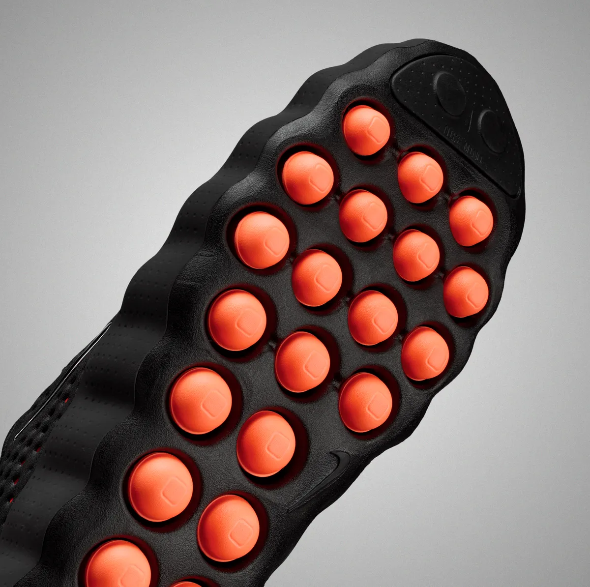 1/14発売 NIKE MIND 002 / ナイキ マインド 002 Black Hyper Crimson Hyper HQ4308-001 | スニーカーラボ