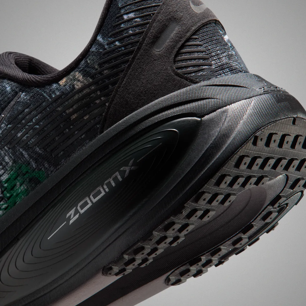 NIKE VOMERO 18 / ナイキ ボメロ 18 Realtree Black Dark Smoke Grey Anthracite ...