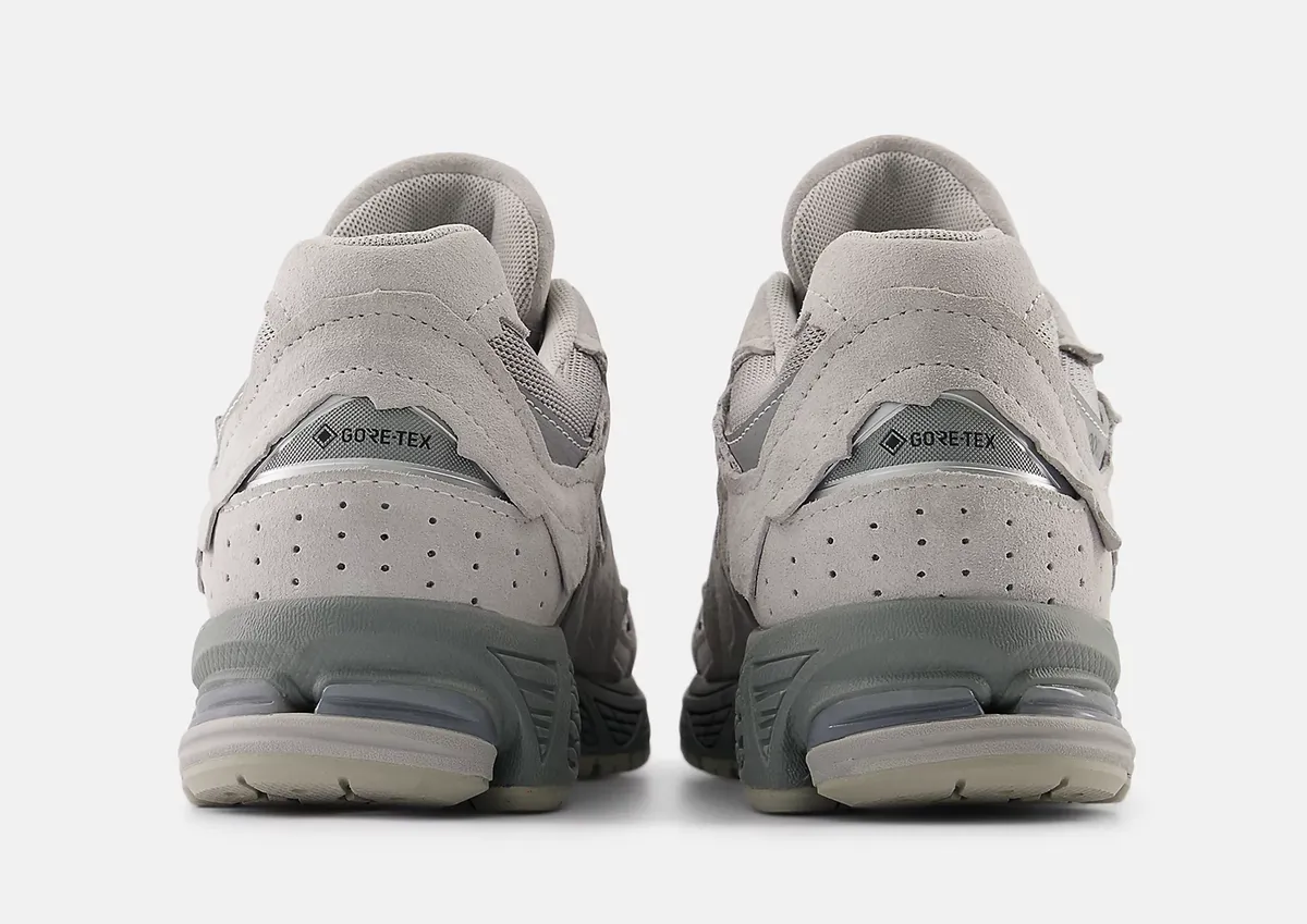 NEW BALANCE 2002RD / ニューバランス 2002RD GORE-TEX Gray U200227R | スニーカーラボ